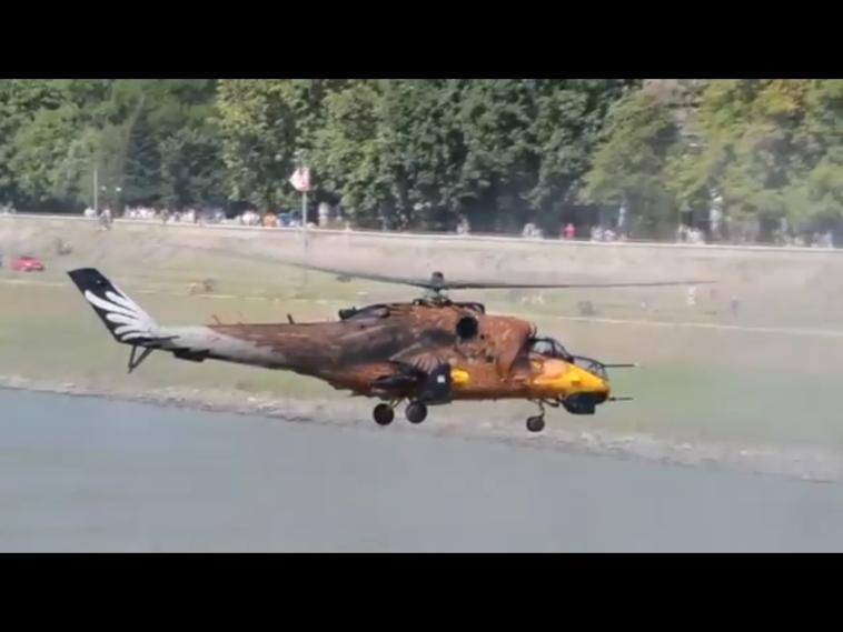 MH86 Helicopter Base demonstration flight over Tisza River, Szolnok ...