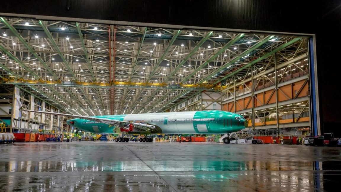 Boeing announces first flight of new 777X aircraft to takeoff in 2019 ...
