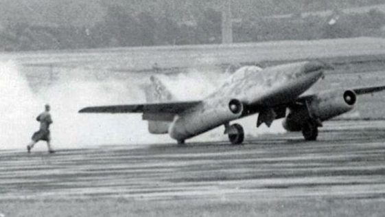Amazing facts about Messerschmitt Me262; The World’s First Operational ...