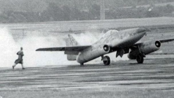 Amazing facts about Messerschmitt Me262; The World’s First Operational ...