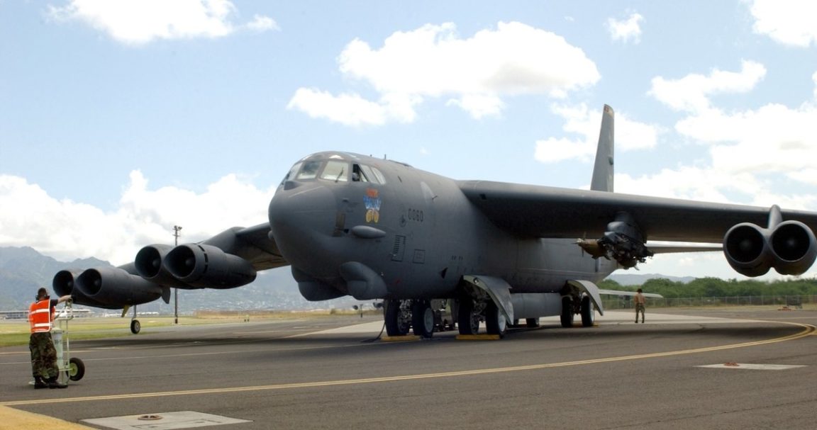 Amazing facts about the Boeing B-52 Stratofortress - Crew Daily