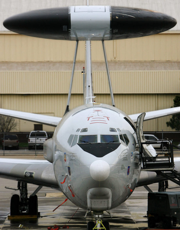 Interesting Facts about the Boeing E-3 Sentry - Crew Daily