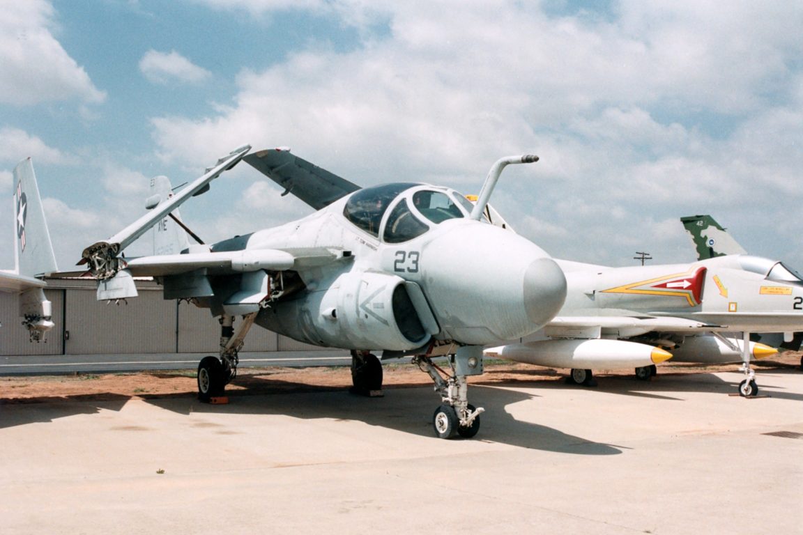 Amazing facts about the Grumman A-6 Intruder - Crew Daily