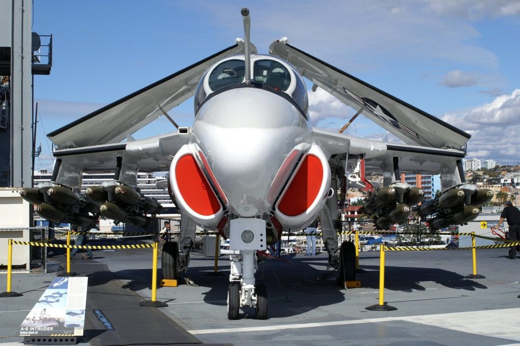Amazing facts about the Grumman A-6 Intruder - Crew Daily
