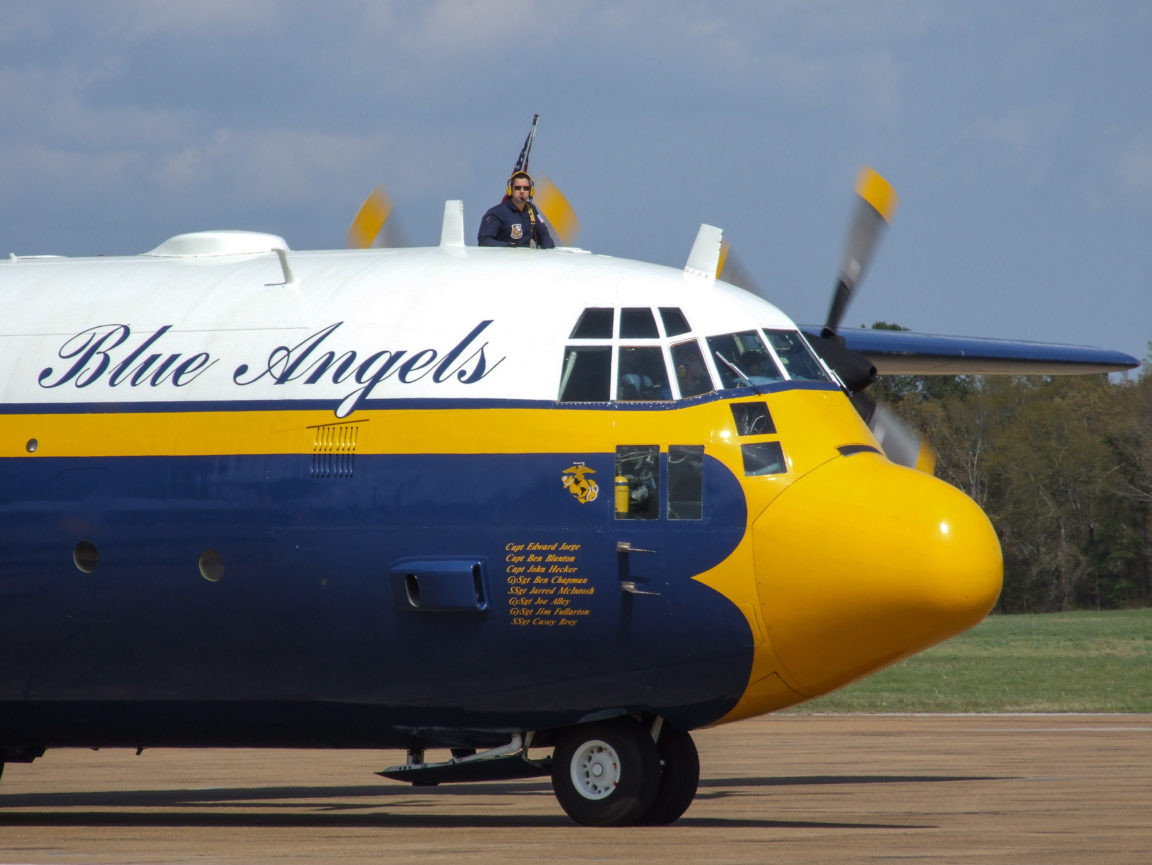 Amazing facts about the C-130 Hercules of The Blue Angels’ aka Fat ...
