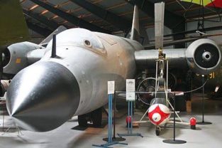 Amazing facts about the English Electric Canberra; First Generation ...