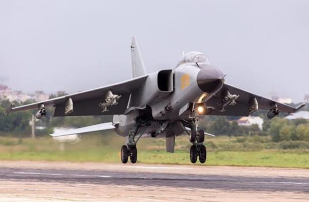Interesting facts about Xian JH-7 Flounder/FBC-1 Flying Leopard - Crew ...