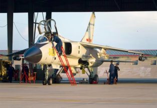 Interesting facts about Xian JH-7 Flounder/FBC-1 Flying Leopard - Crew ...