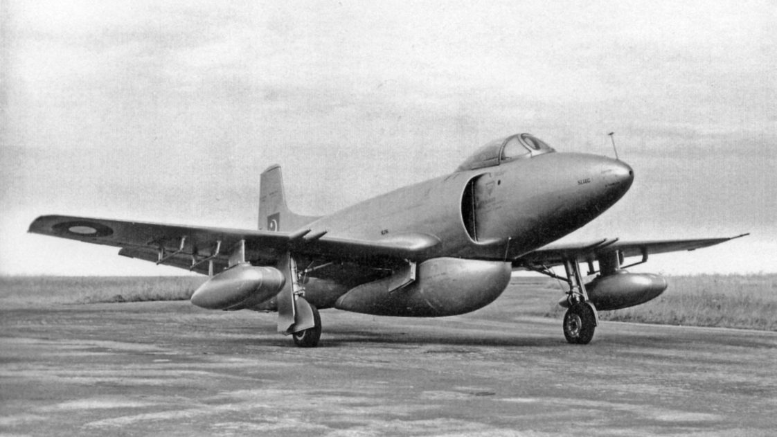 Supermarine Attacker: Royal Navy FAA's (Fleet Air Arms) first Jet ...